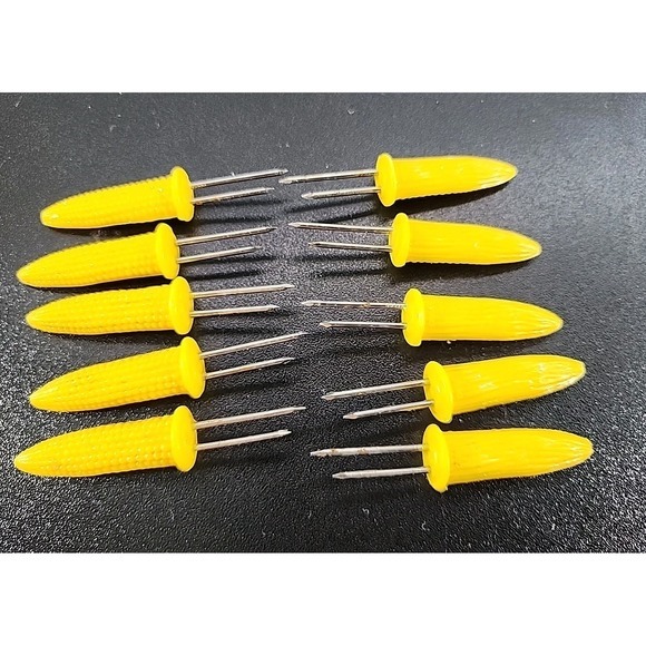 The Unbranded Brand | Kitchen | Corn On The Cob Skewers Holders Picks ...